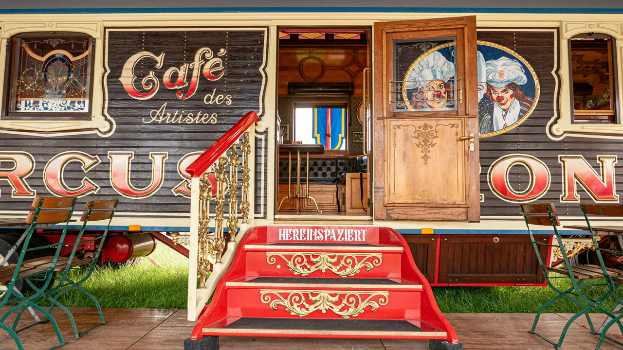Café des Artistes | Roncalli's historischer Salonwagen