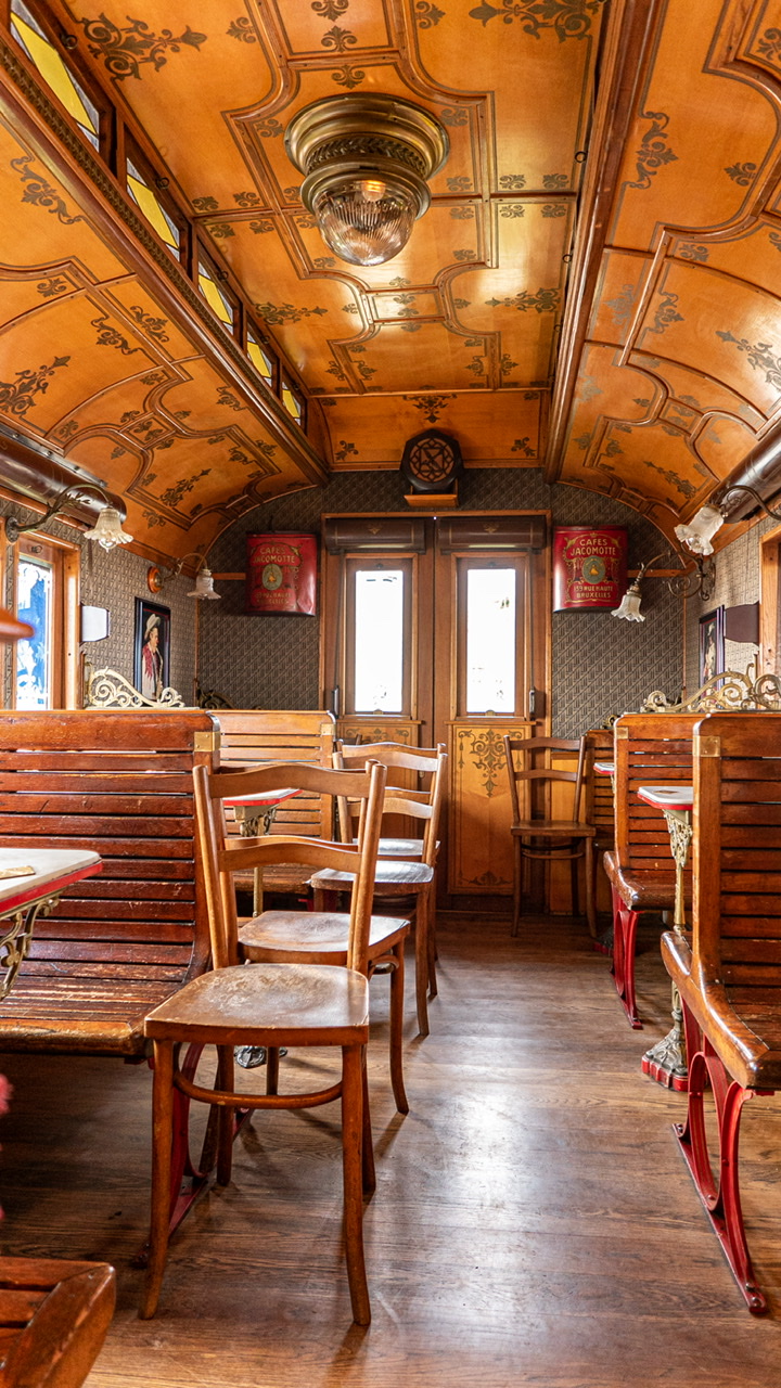 Café des Artistes | Roncalli's historischer Salonwagen